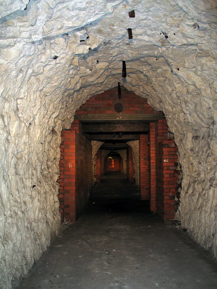 Guildford Foxenden Quarry Air Raid Shelter | undergroundkent